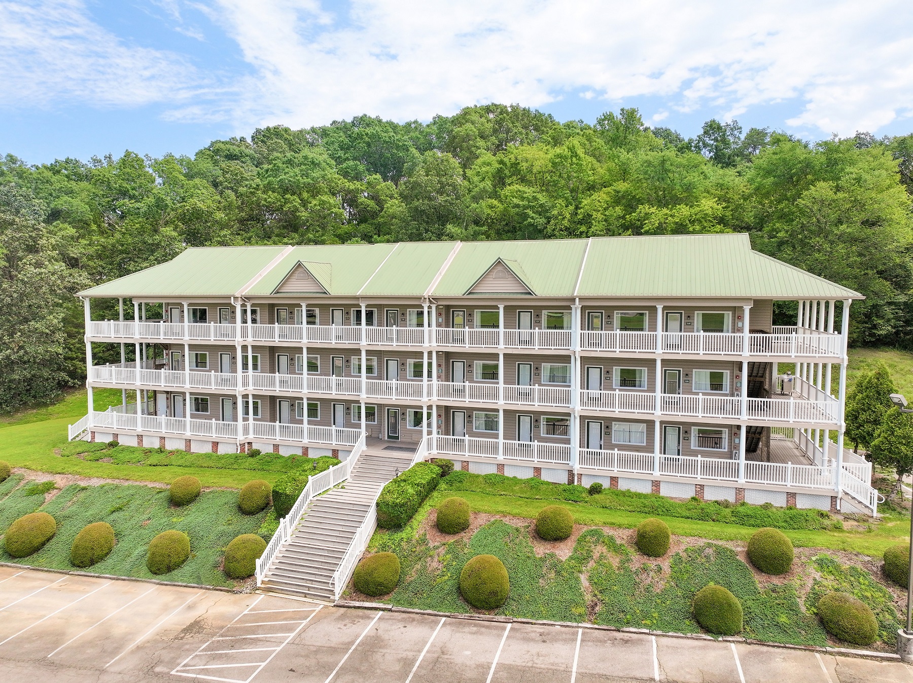 The Lodge - Virginia International Raceway
